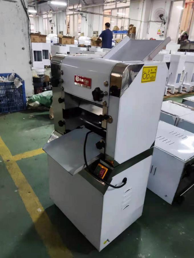 1.5kw Auto Vegetable Noodle Making Machine 30kg Capacity